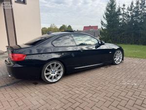 Melns BMW 335 2009 Viļņa, ar dzinēja tilpumu 3.00 L un nobraukumu 155 tūkst. km par 10000 €, foto 5 vietnē AUTOMOTO.COM.LV