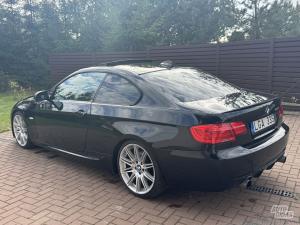 Melns BMW 335 2009 Viļņa, ar dzinēja tilpumu 3.00 L un nobraukumu 155 tūkst. km par 10000 €, foto 6 vietnē AUTOMOTO.COM.LV