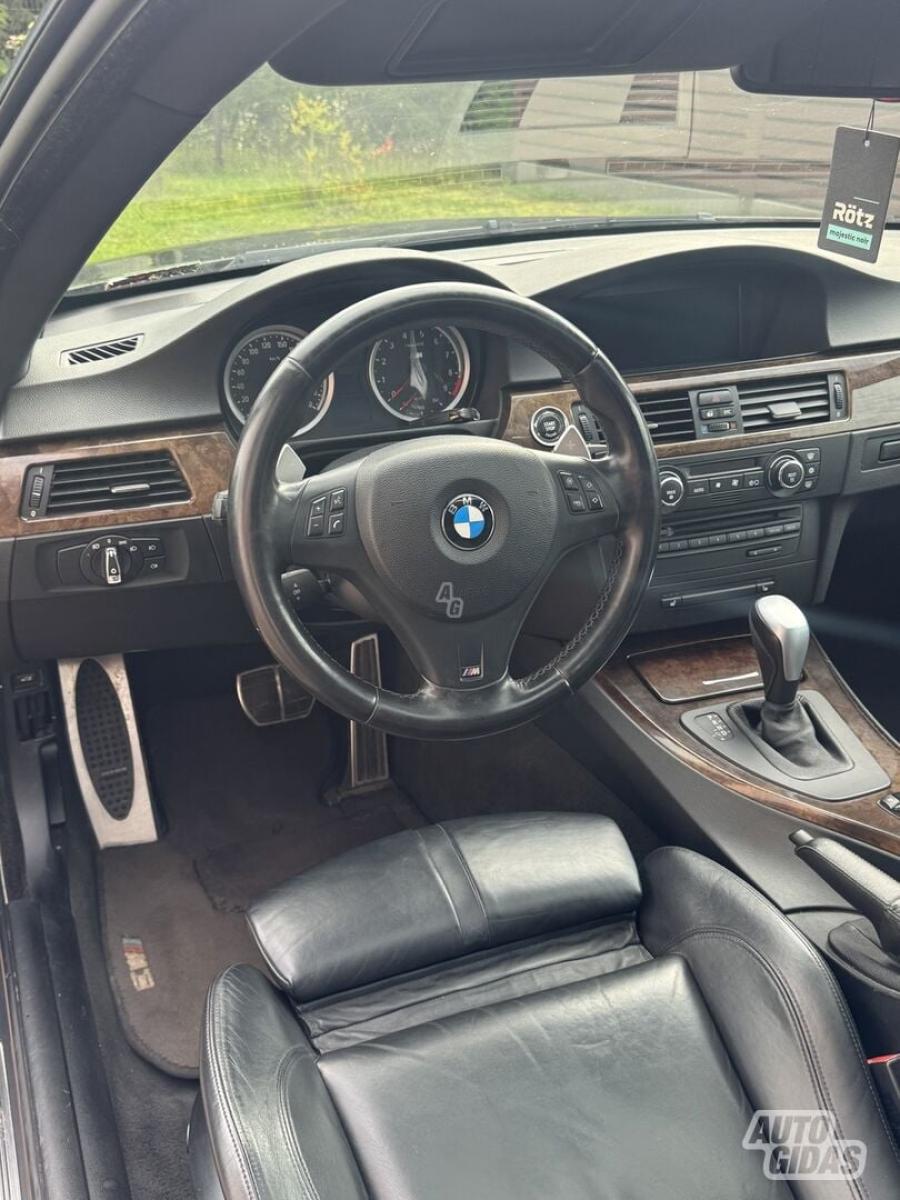 Melns BMW 335 2009 Viļņa, ar dzinēja tilpumu 3.00 L un nobraukumu 155 tūkst. km par 10000 €, foto 18 vietnē AUTOMOTO.COM.LV