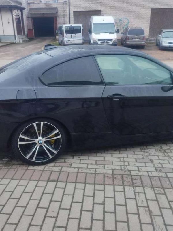 Melns BMW 335 2010 Kauņa, ar dzinēja tilpumu 2.98 L un nobraukumu 333 tūkst. km par 8300 €, foto 3 vietnē AUTOMOTO.COM.LV