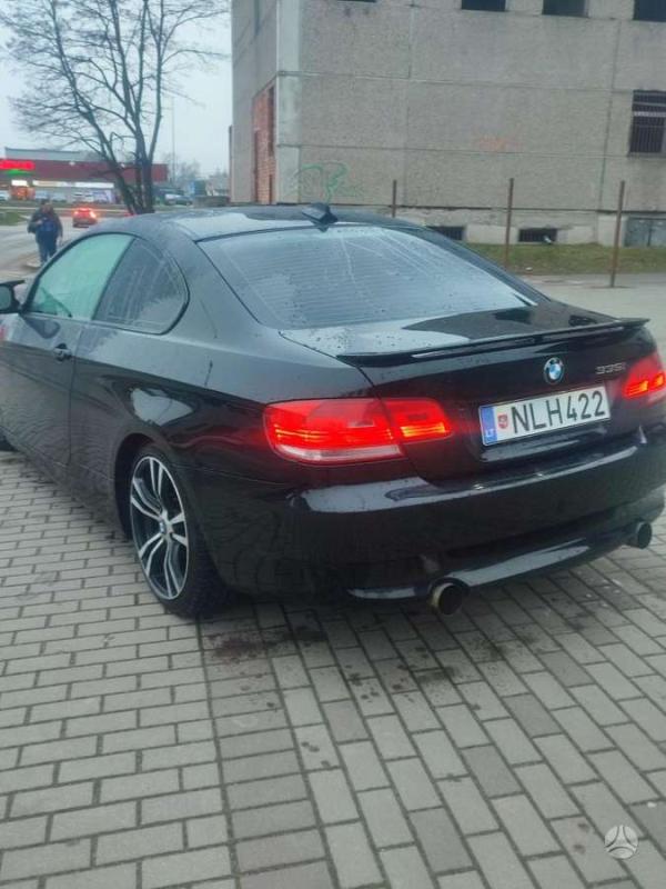 Melns BMW 335 2010 Kauņa, ar dzinēja tilpumu 2.98 L un nobraukumu 333 tūkst. km par 8300 €, foto 7 vietnē AUTOMOTO.COM.LV