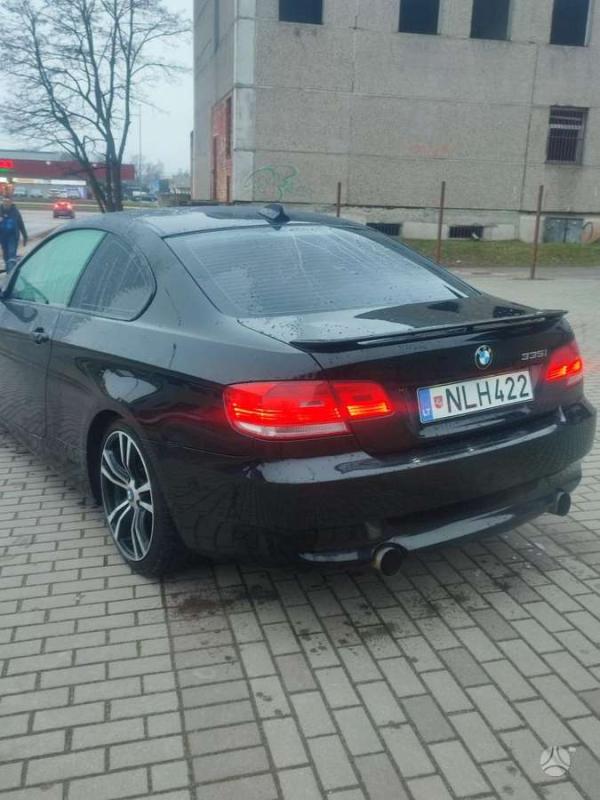 Melns BMW 335 2010 Kauņa, ar dzinēja tilpumu 2.98 L un nobraukumu 333 tūkst. km par 8300 €, foto 8 vietnē AUTOMOTO.COM.LV