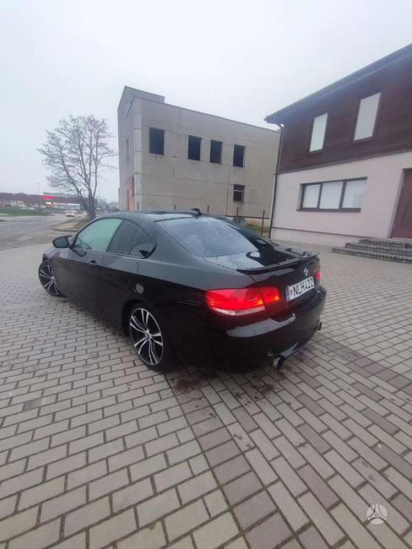 Melns BMW 335 2010 Kauņa, ar dzinēja tilpumu 2.98 L un nobraukumu 333 tūkst. km par 8300 €, foto 9 vietnē AUTOMOTO.COM.LV