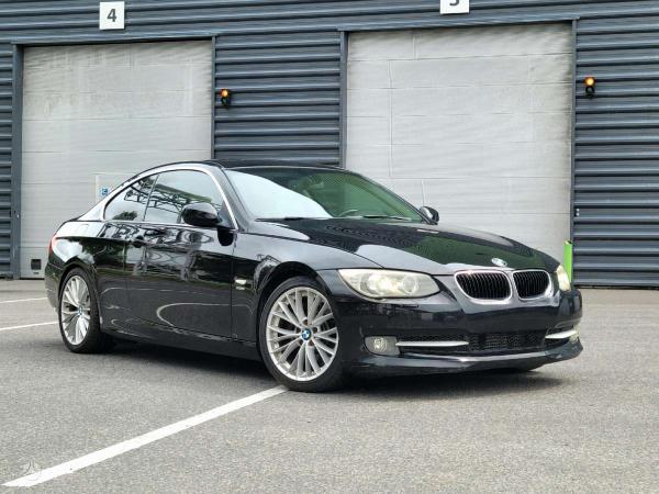 Melns BMW 335 2011 Kauņa, ar dzinēja tilpumu 2.98 L un nobraukumu 212 tūkst. km par 8500 €, foto 1 vietnē AUTOMOTO.COM.LV
