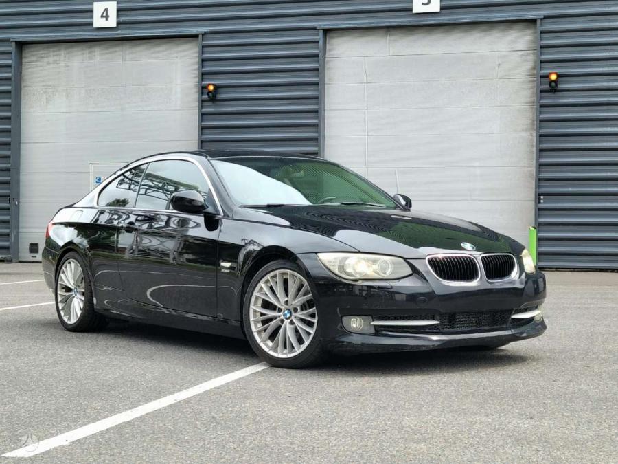 Melns BMW 335 2011 Kauņa, ar dzinēja tilpumu 2.98 L un nobraukumu 212 tūkst. km par 8500 €, foto 1 vietnē AUTOMOTO.COM.LV