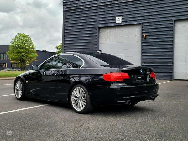 Melns BMW 335 2011 Kauņa, ar dzinēja tilpumu 2.98 L un nobraukumu 212 tūkst. km par 8500 €, foto 2 vietnē AUTOMOTO.COM.LV