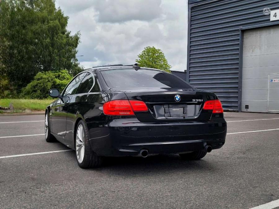Melns BMW 335 2011 Kauņa, ar dzinēja tilpumu 2.98 L un nobraukumu 212 tūkst. km par 8500 €, foto 4 vietnē AUTOMOTO.COM.LV