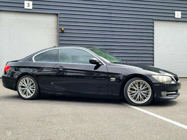 Melns BMW 335 2011 Kauņa, ar dzinēja tilpumu 2.98 L un nobraukumu 212 tūkst. km par 8500 €, foto 6 vietnē AUTOMOTO.COM.LV