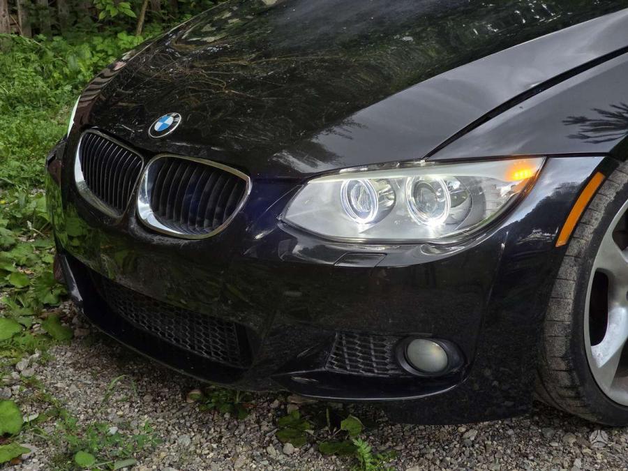 Black BMW 335 2011 in Radviliskis, with an engine capacity of 3.00 L and mileage of 180 thousand km for 4650 €, photo 6 on AUTOMOTO.COM.LV