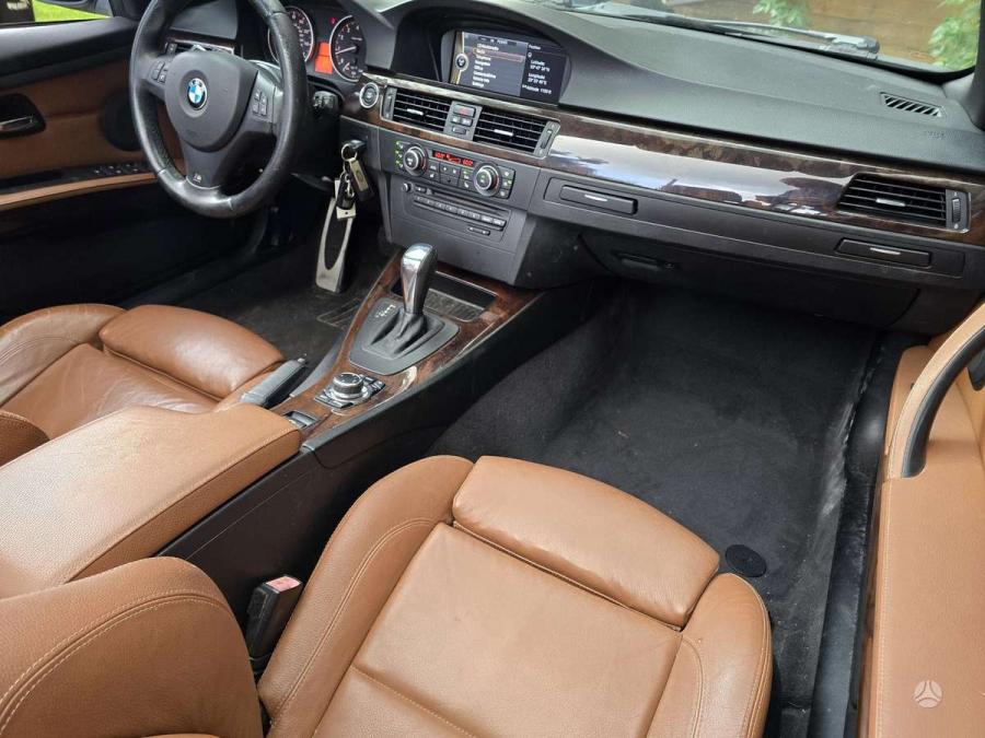 Black BMW 335 2011 in Radviliskis, with an engine capacity of 3.00 L and mileage of 180 thousand km for 4650 €, photo 17 on AUTOMOTO.COM.LV