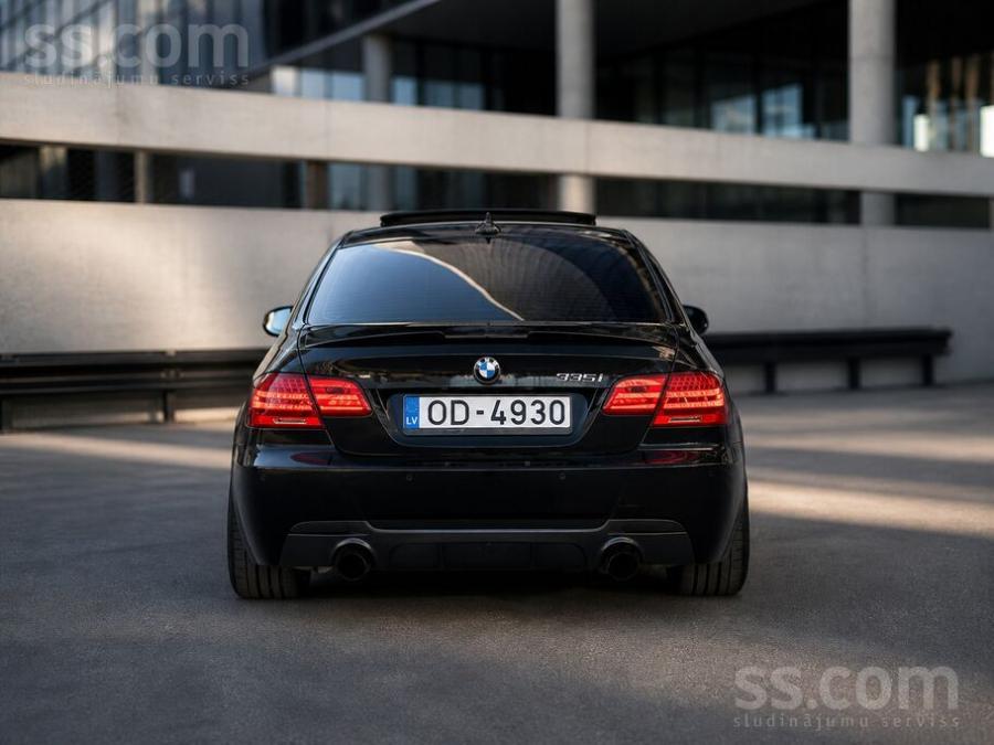 Black BMW 335 2011 in Jurmala, with an engine capacity of 3.00 L and mileage of 196 thousand km for 13500 €, photo 3 on AUTOMOTO.COM.LV