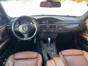 Black BMW 335 2009 in Siauliai, with an engine capacity of 0.00 L and mileage of 205 thousand km for 10500 €, photo 13 on AUTOMOTO.COM.LV