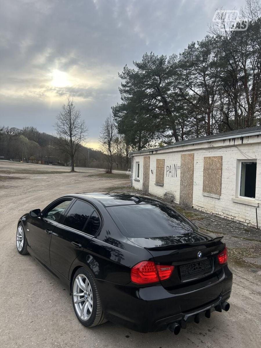 Melns BMW 335 2010 Kauņa, ar dzinēja tilpumu 3.00 L un nobraukumu 249 tūkst. km par 9500 €, foto 4 vietnē AUTOMOTO.COM.LV
