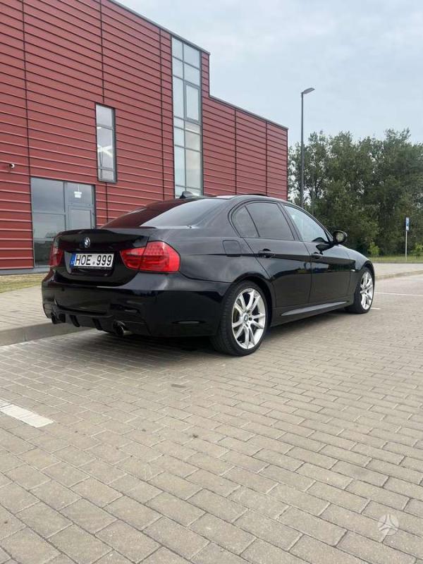 Черный БМВ 335 2010 в Вилкавишкис, объемом двигателя 3.00 л и пробегом 328 тыс. км за 7500 €, фото 4 на AUTOMOTO.COM.LV