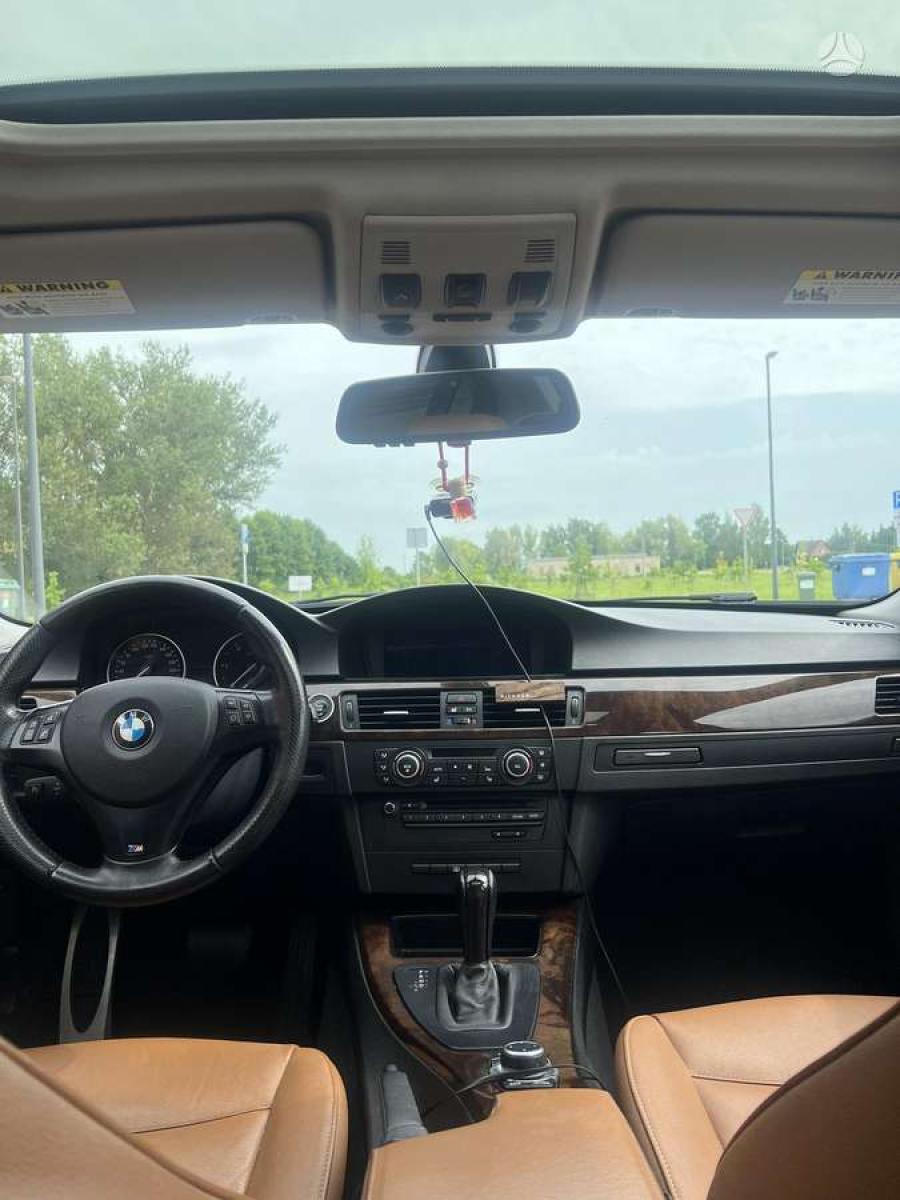 Melns BMW 335 2010 Vilkaviškis, ar dzinēja tilpumu 3.00 L un nobraukumu 328 tūkst. km par 7500 €, foto 8 vietnē AUTOMOTO.COM.LV
