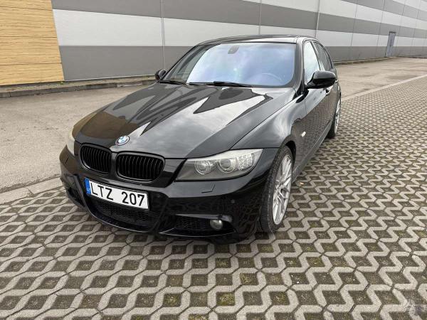Melns BMW 335 2011 Šauļi, ar dzinēja tilpumu 2.98 L un nobraukumu 211 tūkst. km par 12500 €, foto 1 vietnē AUTOMOTO.COM.LV