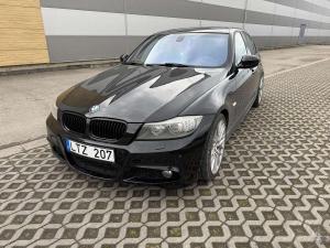 Melns BMW 335 2011 Šauļi, ar dzinēja tilpumu 2.98 L un nobraukumu 211 tūkst. km par 12500 €, foto  vietnē AUTOMOTO.COM.LV