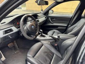 Black BMW 335 2011 in Siauliai, with an engine capacity of 2.98 L and mileage of 211 thousand km for 12500 €, photo 7 on AUTOMOTO.COM.LV