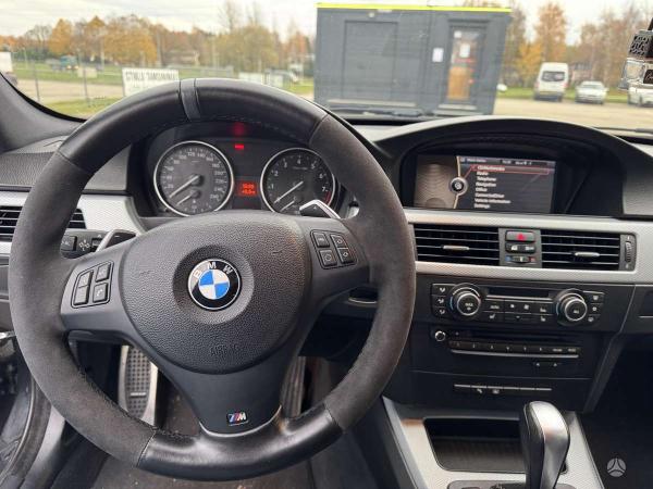 Melns BMW 335 2011 Šauļi, ar dzinēja tilpumu 2.98 L un nobraukumu 211 tūkst. km par 12500 €, foto 8 vietnē AUTOMOTO.COM.LV
