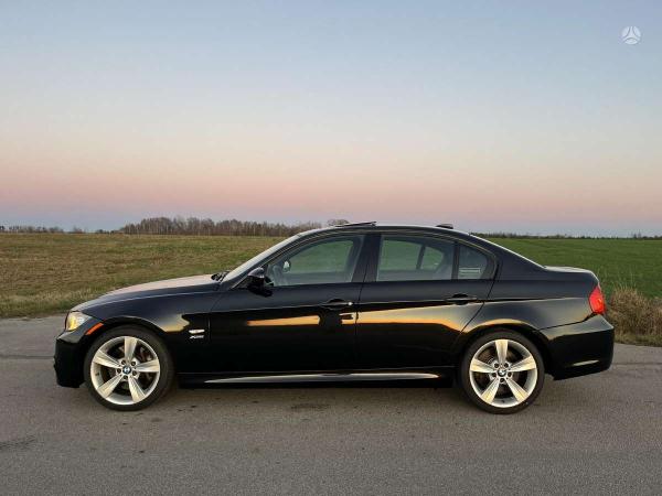 Black BMW 335 2011 in Panevezys, with an engine capacity of 2.98 L and mileage of 106 thousand km for 14500 €, photo 2 on AUTOMOTO.COM.LV