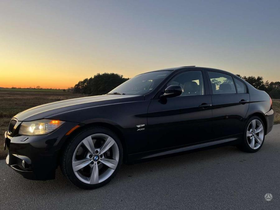 Melns BMW 335 2011 Panevēža, ar dzinēja tilpumu 2.98 L un nobraukumu 106 tūkst. km par 14500 €, foto 15 vietnē AUTOMOTO.COM.LV