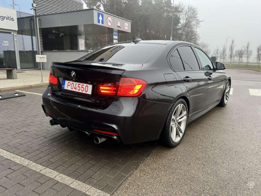 Melns BMW 335 2012 Viļņa, ar dzinēja tilpumu 2.98 L un nobraukumu 173 tūkst. km par 12500 €, foto 5 vietnē AUTOMOTO.COM.LV