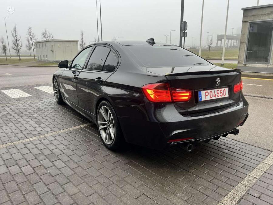 Melns BMW 335 2012 Viļņa, ar dzinēja tilpumu 2.98 L un nobraukumu 173 tūkst. km par 12500 €, foto 7 vietnē AUTOMOTO.COM.LV