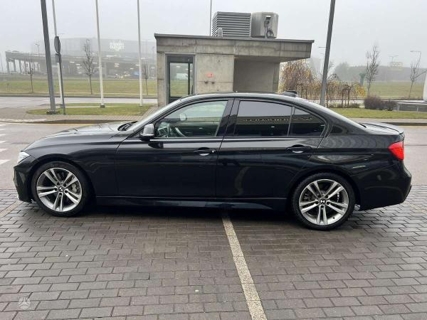 Black BMW 335 2012 in Vilnius, with an engine capacity of 2.98 L and mileage of 173 thousand km for 12500 €, photo 8 on AUTOMOTO.COM.LV