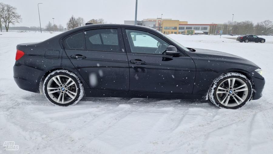 Black BMW 335 2012 in Kaunas, with an engine capacity of 3.00 L and mileage of 101 thousand km for 14500 €, photo 4 on AUTOMOTO.COM.LV