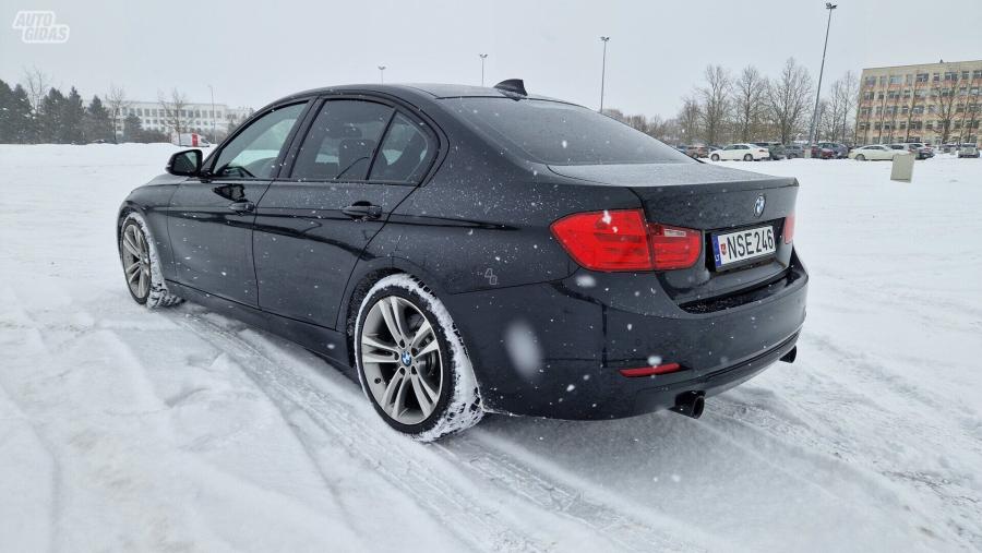 Black BMW 335 2012 in Kaunas, with an engine capacity of 3.00 L and mileage of 101 thousand km for 14500 €, photo 7 on AUTOMOTO.COM.LV