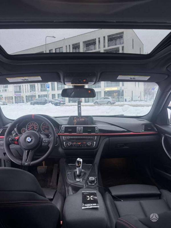 Melns BMW 335 2013 Viļņa, ar dzinēja tilpumu 2.98 L un nobraukumu 182 tūkst. km par 13500 €, foto 4 vietnē AUTOMOTO.COM.LV