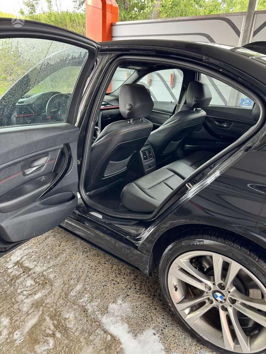 Melns BMW 335 2013 Viļņa, ar dzinēja tilpumu 2.98 L un nobraukumu 190 tūkst. km par 11000 €, foto 6 vietnē AUTOMOTO.COM.LV