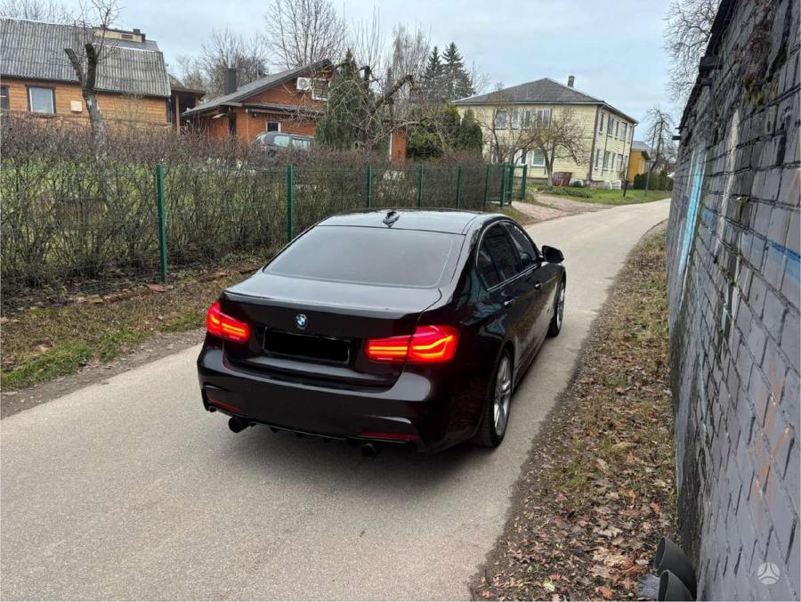 Melns BMW 335 2014 Viļņa, ar dzinēja tilpumu 2.98 L un nobraukumu 254 tūkst. km par 13000 €, foto 9 vietnē AUTOMOTO.COM.LV