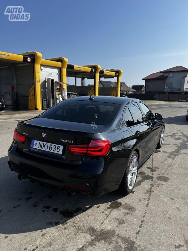 Melns BMW 335 2014 Viļņa, ar dzinēja tilpumu 3.00 L un nobraukumu 202 tūkst. km par 12999 €, foto 5 vietnē AUTOMOTO.COM.LV