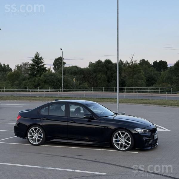 Black BMW 335 2014 in Rezekne, with an engine capacity of 3.00 L and mileage of 193 thousand km for 15500 €, photo 4 on AUTOMOTO.COM.LV