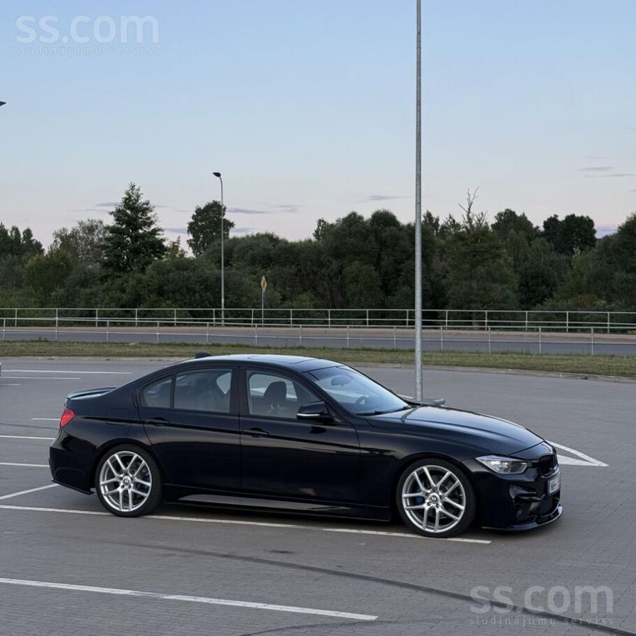 Black BMW 335 2014 in Rezekne, with an engine capacity of 3.00 L and mileage of 193 thousand km for 15500 €, photo 5 on AUTOMOTO.COM.LV