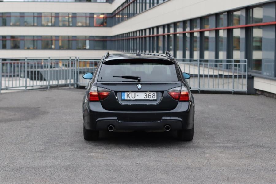 Black BMW 335 2006 in Riga, with an engine capacity of 3.00 L and mileage of 379 thousand km for 5980 €, photo 6 on AUTOMOTO.COM.LV