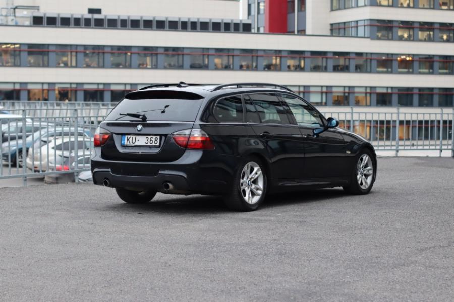 Black BMW 335 2006 in Riga, with an engine capacity of 3.00 L and mileage of 379 thousand km for 5980 €, photo 7 on AUTOMOTO.COM.LV