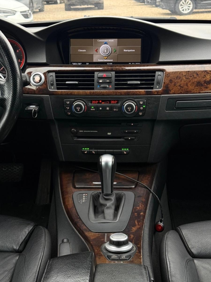Melns BMW 335 2006 Rīga, ar dzinēja tilpumu 3.00 L un nobraukumu 379 tūkst. km par 5280 €, foto 15 vietnē AUTOMOTO.COM.LV