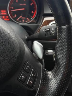 Melns BMW 335 2006 Rīga, ar dzinēja tilpumu 3.00 L un nobraukumu 379 tūkst. km par 5280 €, foto 18 vietnē AUTOMOTO.COM.LV