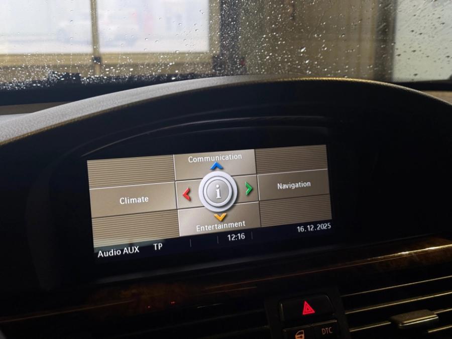 Melns BMW 335 2006 Rīga, ar dzinēja tilpumu 3.00 L un nobraukumu 379 tūkst. km par 5280 €, foto 21 vietnē AUTOMOTO.COM.LV
