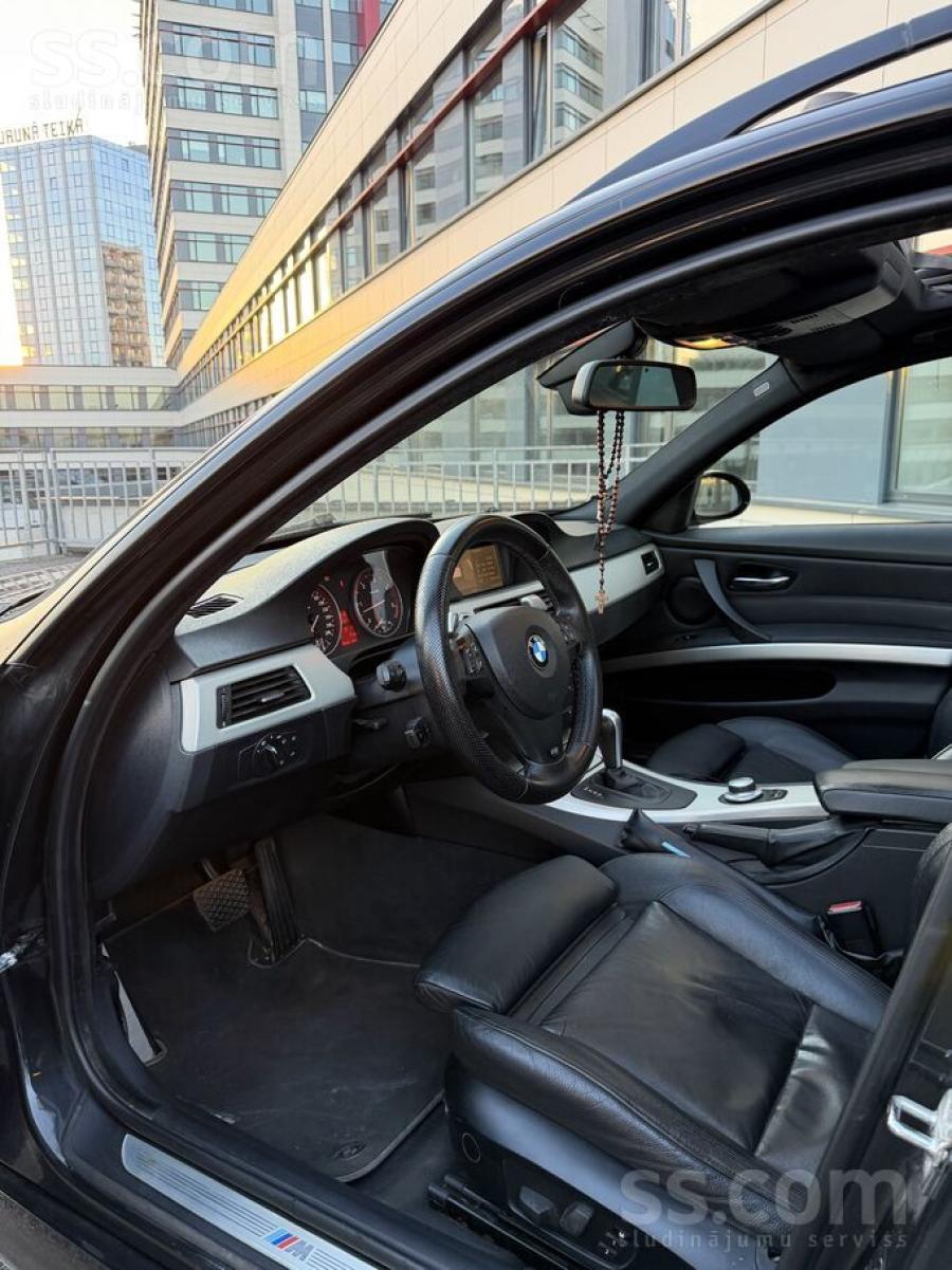 Melns BMW 335 2007 Rīga, ar dzinēja tilpumu 3.00 L un nobraukumu 490 tūkst. km par 7300 €, foto 7 vietnē AUTOMOTO.COM.LV