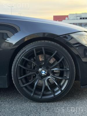 Melns BMW 335 2007 Rīga, ar dzinēja tilpumu 3.00 L un nobraukumu 490 tūkst. km par 7300 €, foto 14 vietnē AUTOMOTO.COM.LV