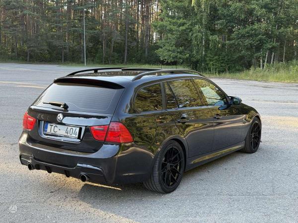 Black BMW 335 2007 in Riga, with an engine capacity of 3.00 L and mileage of 390 thousand km for 12700 €, photo 5 on AUTOMOTO.COM.LV