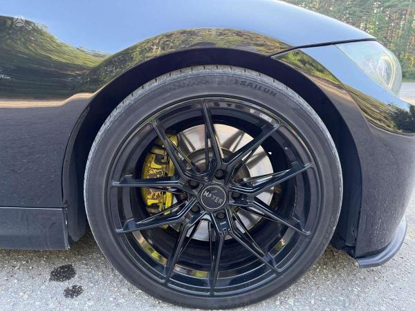 Black BMW 335 2007 in Riga, with an engine capacity of 3.00 L and mileage of 390 thousand km for 12700 €, photo 8 on AUTOMOTO.COM.LV