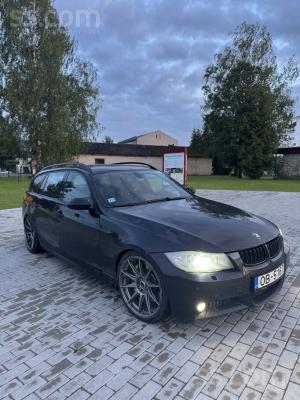 Black BMW 335 2008 in Bauska, with an engine capacity of 3.50 L and mileage of 440 thousand km for 5800 €, photo 2 on AUTOMOTO.COM.LV