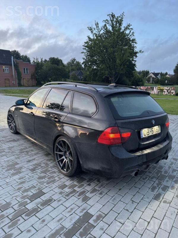 Black BMW 335 2008 in Bauska, with an engine capacity of 3.50 L and mileage of 440 thousand km for 5800 €, photo 3 on AUTOMOTO.COM.LV