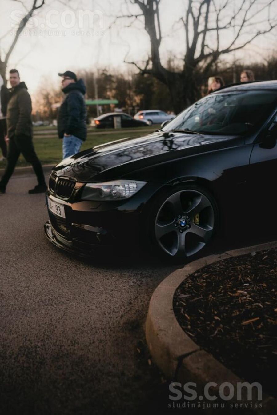 Melns BMW 335 2008 Bauska, ar dzinēja tilpumu 3.00 L un nobraukumu 458 tūkst. km par 7300 €, foto 1 vietnē AUTOMOTO.COM.LV