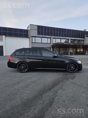 Black BMW 335 2010 in Riga, with an engine capacity of 3.00 L and mileage of 330 thousand km for 8200 €, photo 4 on AUTOMOTO.COM.LV