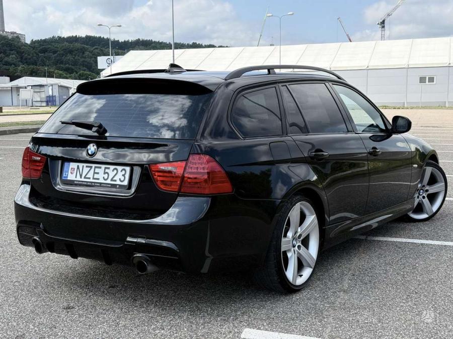 Black BMW 335 2010 in Vilnius, with an engine capacity of 2.99 L and mileage of 380 thousand km for 10500 €, photo 5 on AUTOMOTO.COM.LV